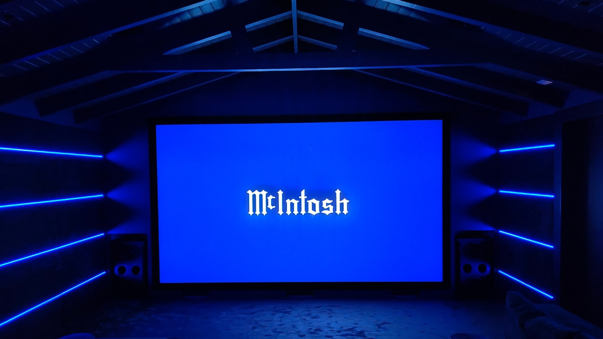 NEW SHOWROOM IN DOMOSAT | JBL SYNTHESIS & MCINTOSH – Domosat